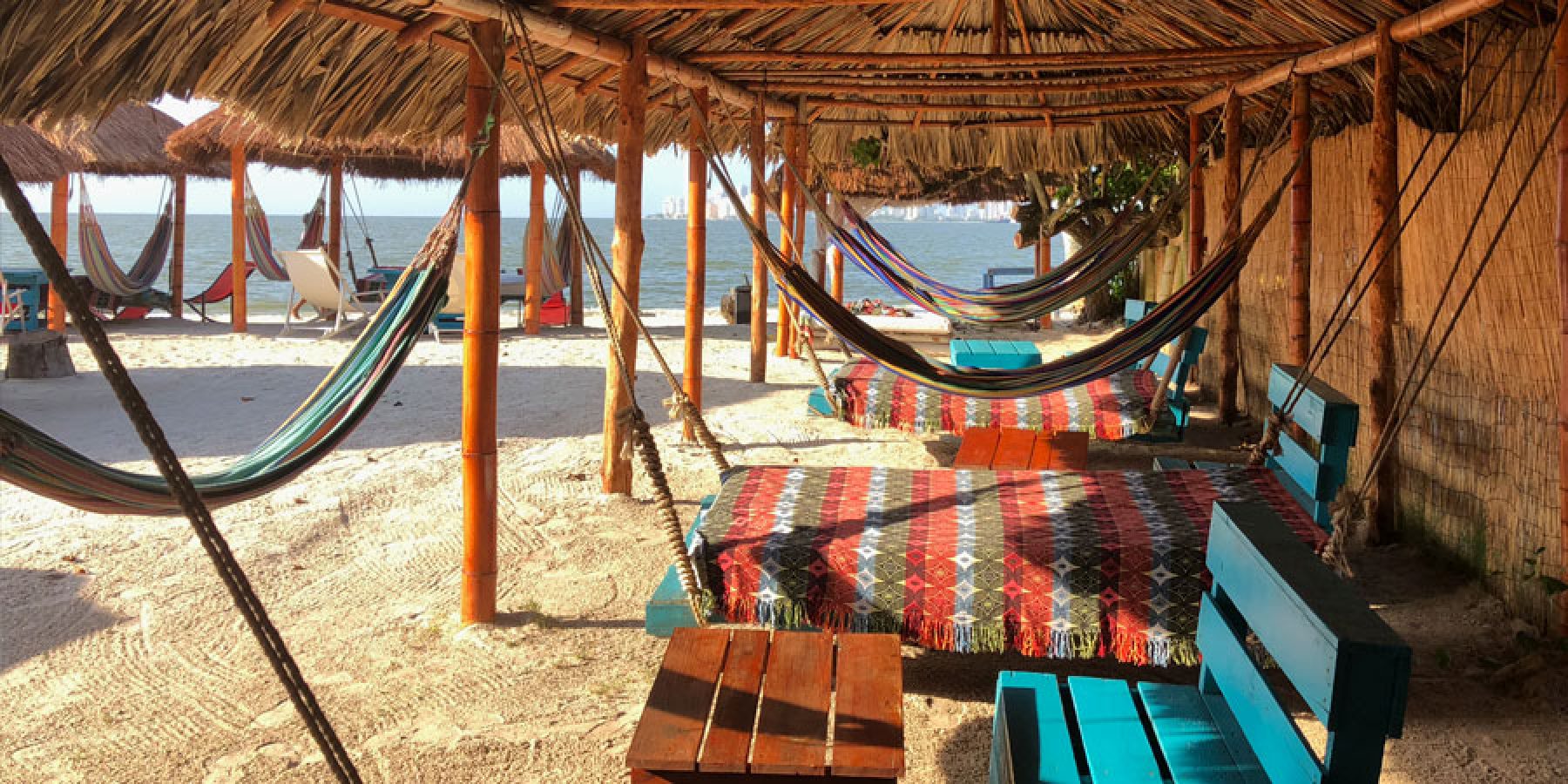 Reserva día playa - Bomba Beach Club Cartagena