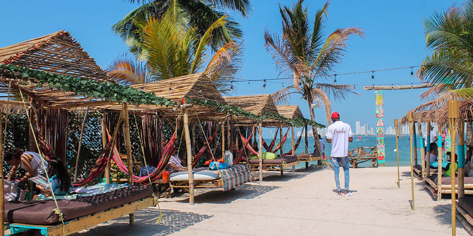 Club de playa - Bomba Beach Club